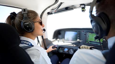 Pilot Cadet training programmes | Airbus