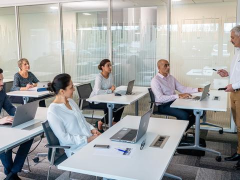 Initial Operating Experience (IOE) | Airbus