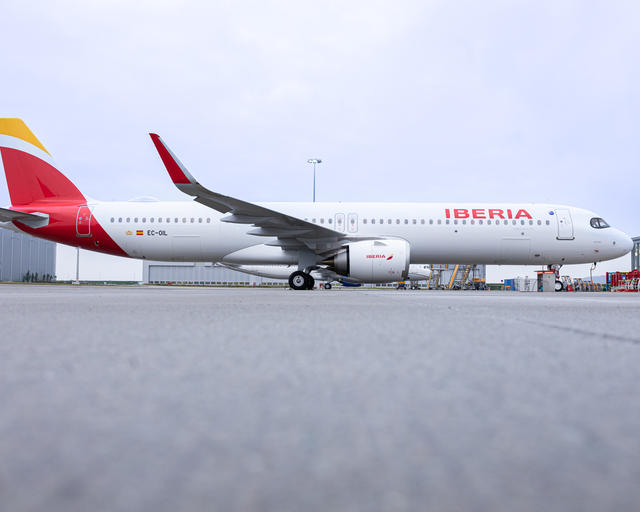 Airbus delivers first A321XLR to Iberia | Airbus